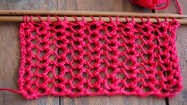 How to knit lace in two easy steps (one-row stitch pattern) So Woolly ...