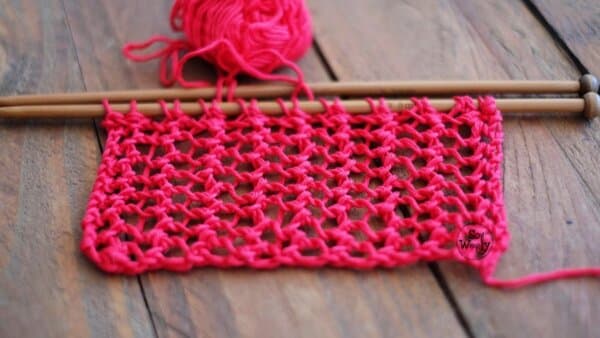 How to knit lace in two easy steps (one-row stitch pattern) So Woolly ...