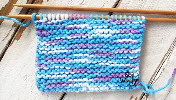 How to knit Vertical Stripes (a 2-row-repeat-pattern)