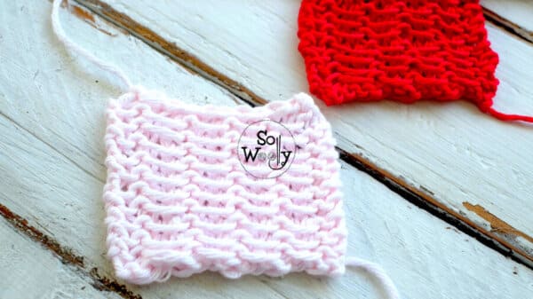 Horizontal stitch-A reversible 2 row repeat knitting pattern