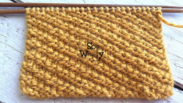 Super easy Diagonal knitting stitch pattern (for beginners)