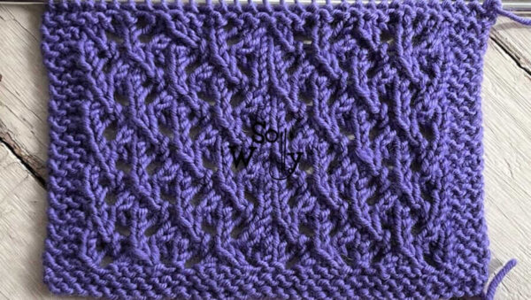 How to knit the English Mesh Lace stitch pattern