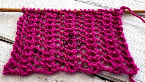 How to knit Easy Lace Stripes (one-row reversible pattern)