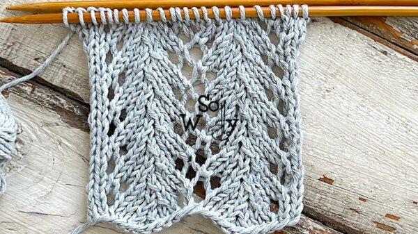 How to knit the Fern Lace stitch pattern (four rows only!)
